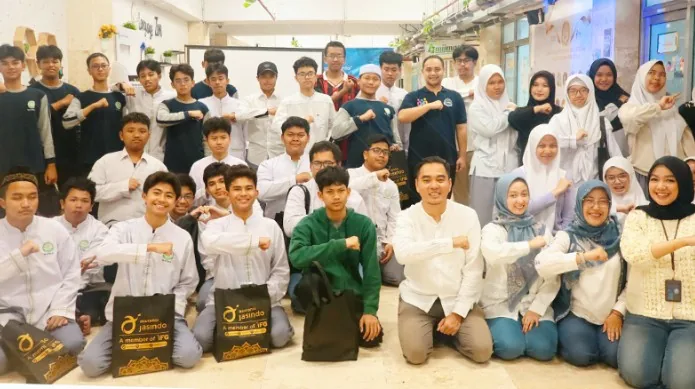 Jasindo Hadirkan Literasi Keuangan di Sekolah, Agar Gen Z Paham ...